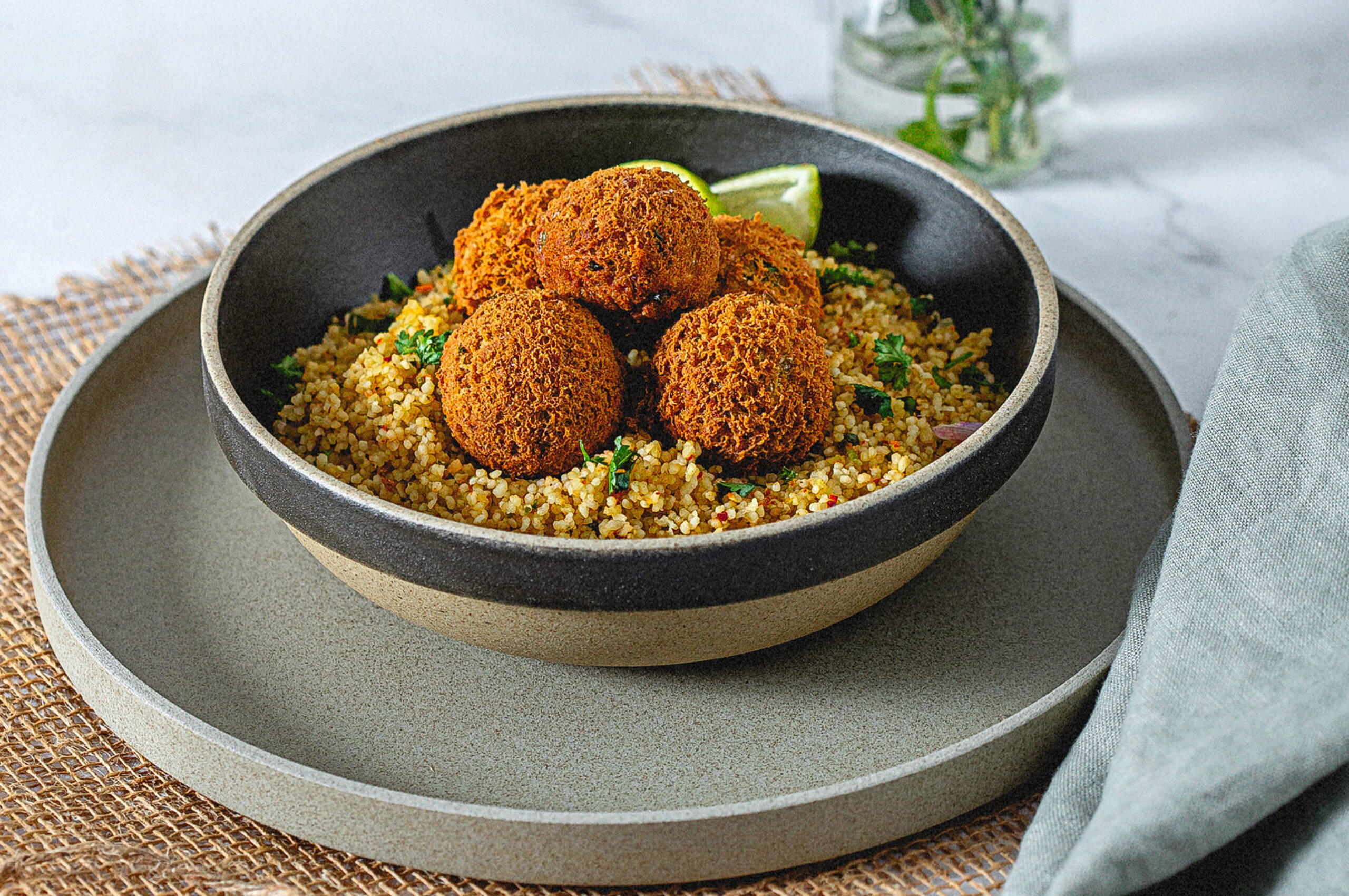 Cous cous oriental con falafel - Trevijano